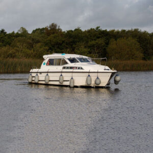 Classic type boat, boat hire without a licence | Carrickcraft