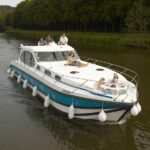 Premium type boat, boat hire without a licence | Carrickcraft